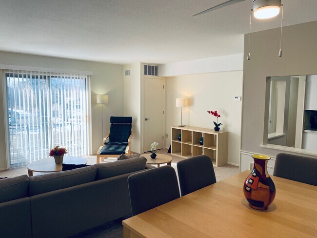 Heatherwick House Apartments - 3072 Carskaddon Ave Toledo, OH ...
