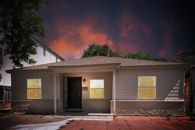 1329 21st W St, Houston, TX 77008 - House Rental in Houston, TX ...