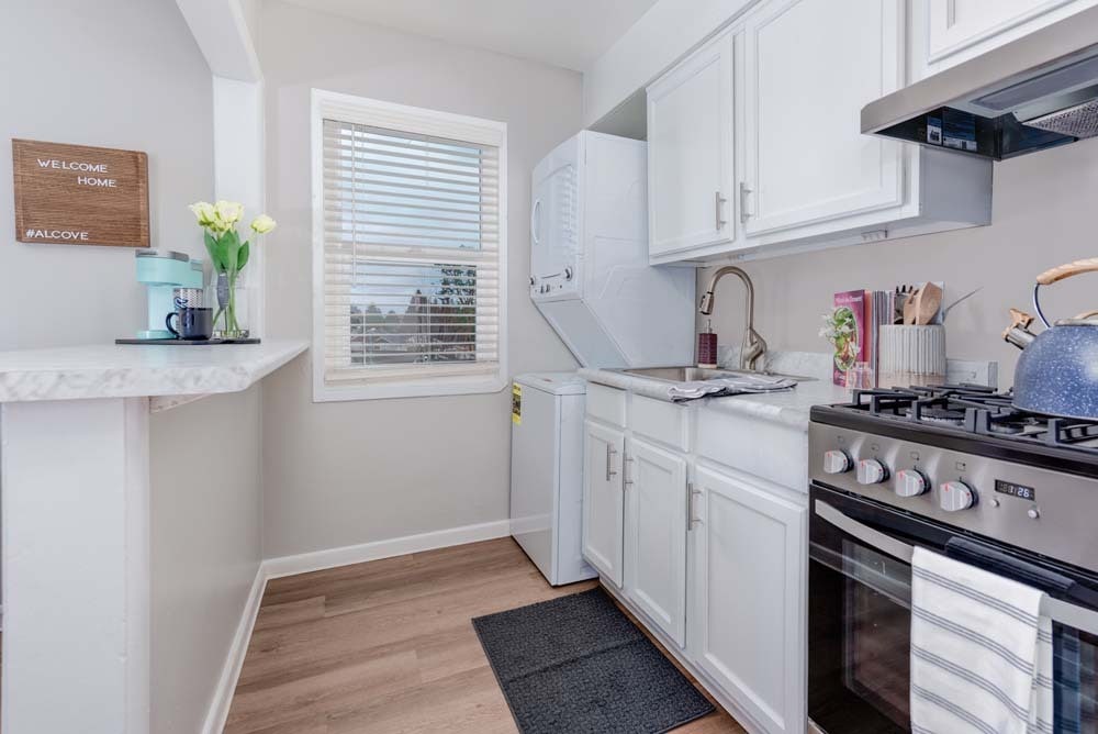 Alcove at Seahurst Apartments - 14001 Ambaum Blvd Sw Burien, WA 98166 ...