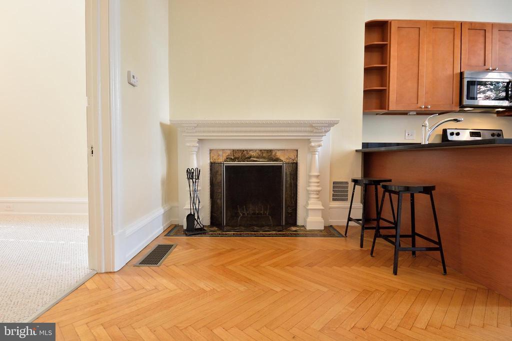 2126 Spruce St Unit 1F, Philadelphia, PA 19103 - Room for Rent in ...
