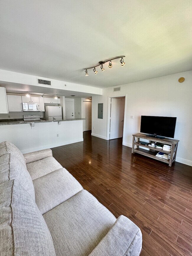 2740 SW 28th Ter Unit 504, Miami, FL 33133 - Condo for Rent in Miami ...