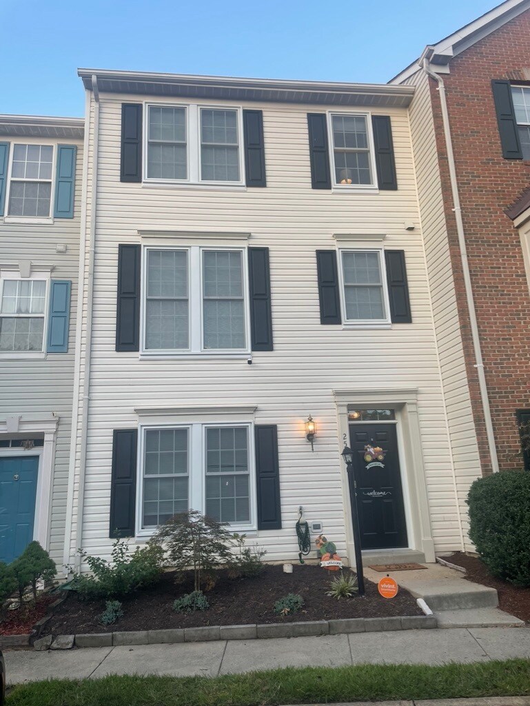 2552 Chase Wellesley Dr, Herndon, VA 20171 - House Rental in Herndon ...
