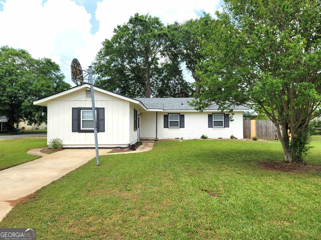 210 Willow Ave, Warner Robins, GA 31093 - House Rental in Warner Robins ...