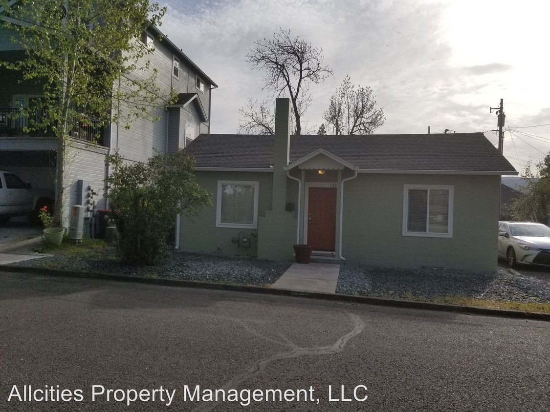133 N 6th St, Central Point, OR 97502 - House Rental in Central Point ...