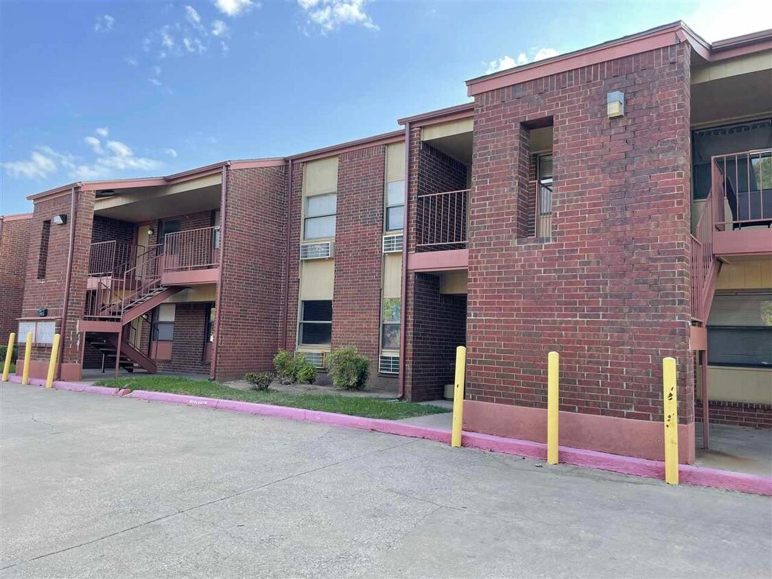 1912 SW D Ave Unit V, Lawton, OK 73501 - Room for Rent in Lawton, OK ...