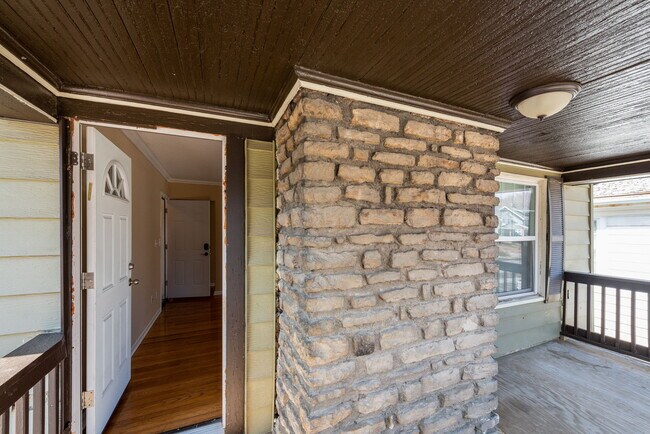 3326 Agnes Ave, Kansas City, MO 64128 - Townhome Rentals in Kansas City ...