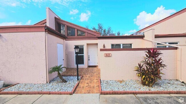 Sunrise Lakes Phase 2 Apartments for Rent with High Ceilings - Sunrise ...