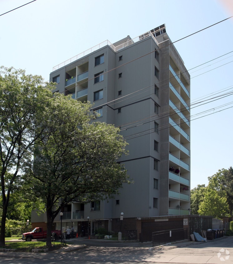 55 Howard Park Ave, Toronto, ON M6R 1V5 Apartments - 55 Howard Park Ave ...