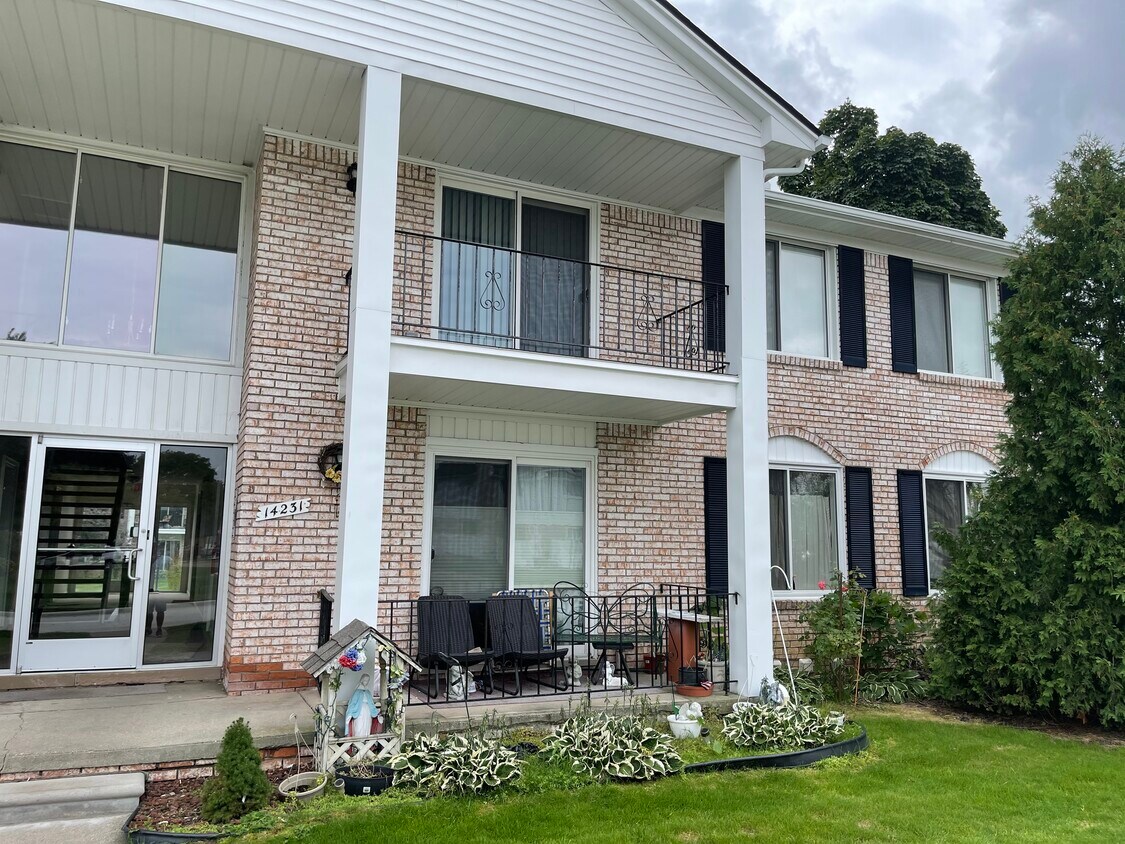 14231 Ivanhoe Dr Unit 8, Sterling Heights, MI 48312 - Condo for Rent in ...