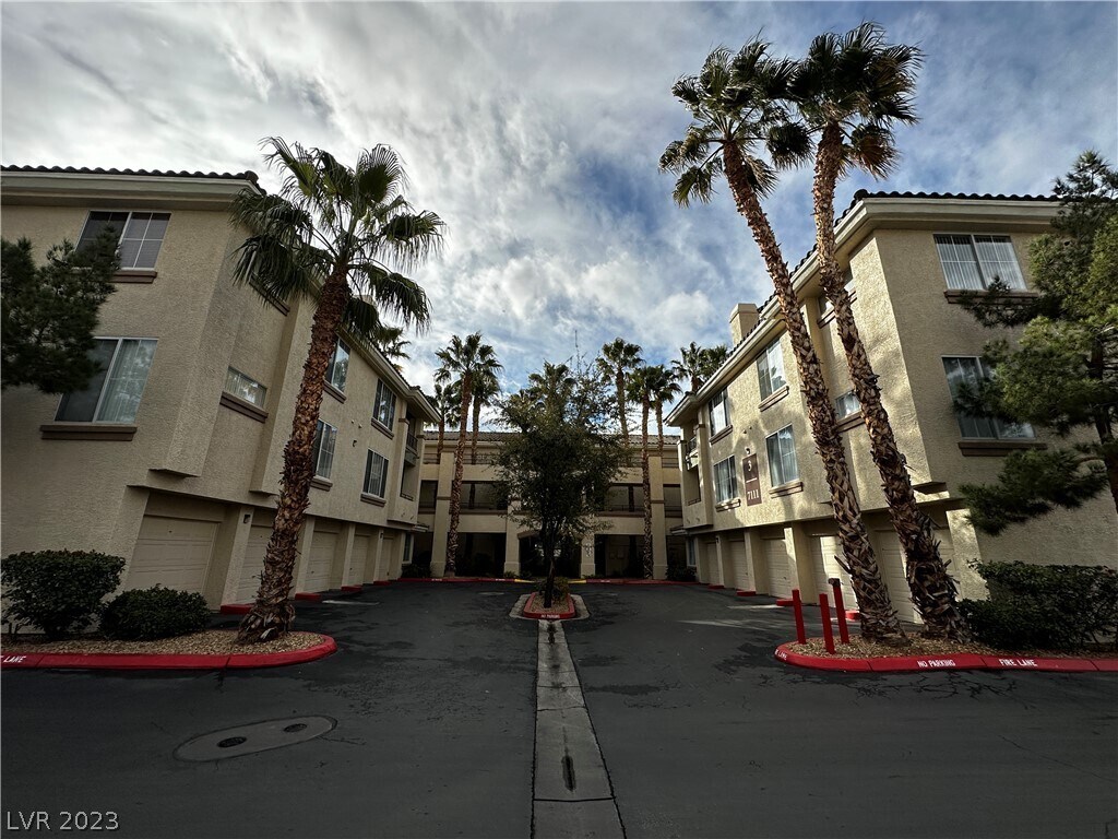 7111 S Durango Dr Unit 104, Las Vegas, NV 89113 - Condo for Rent in Las ...