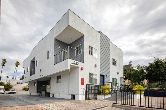 240 N Catalina St Unit 3, Los Angeles, CA 90004 - Condo for Rent in Los ...