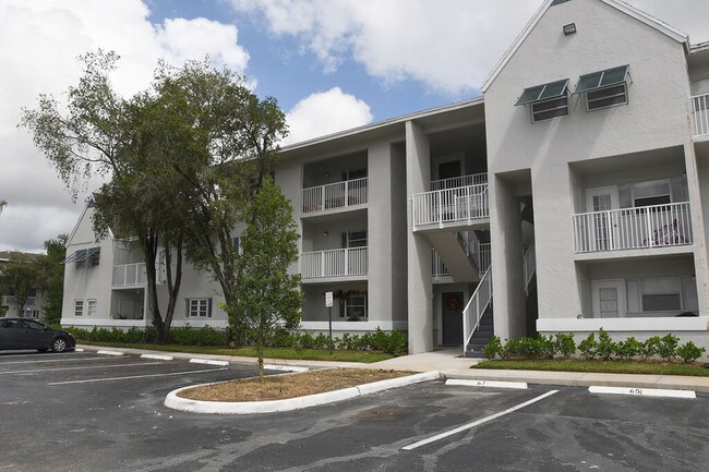 Flats on the Green Apartments - Tamarac, FL | Apartments.com