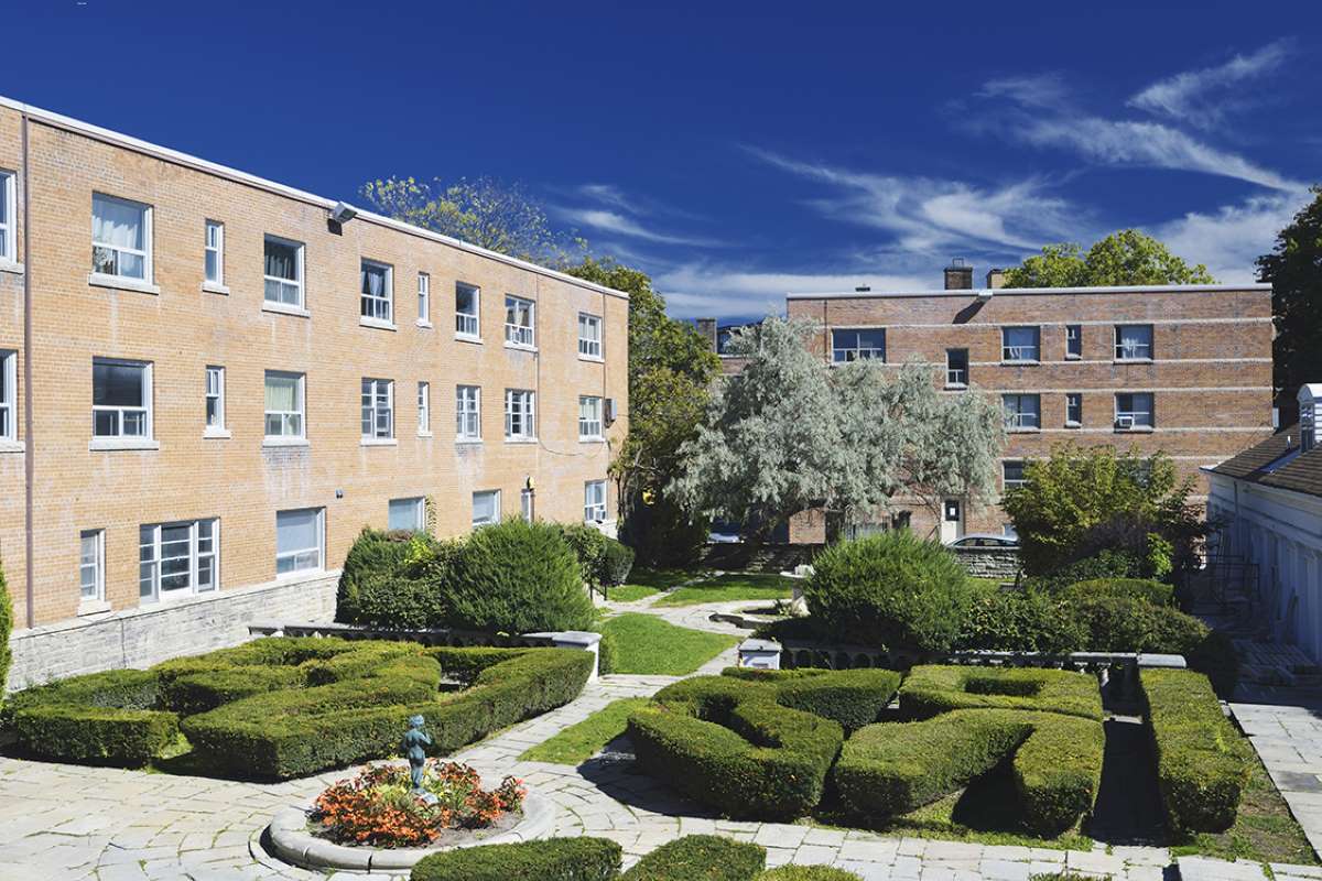 Mimico Estates Apartments - 2521-2543 Lake Shore Blvd W Toronto, ON ...
