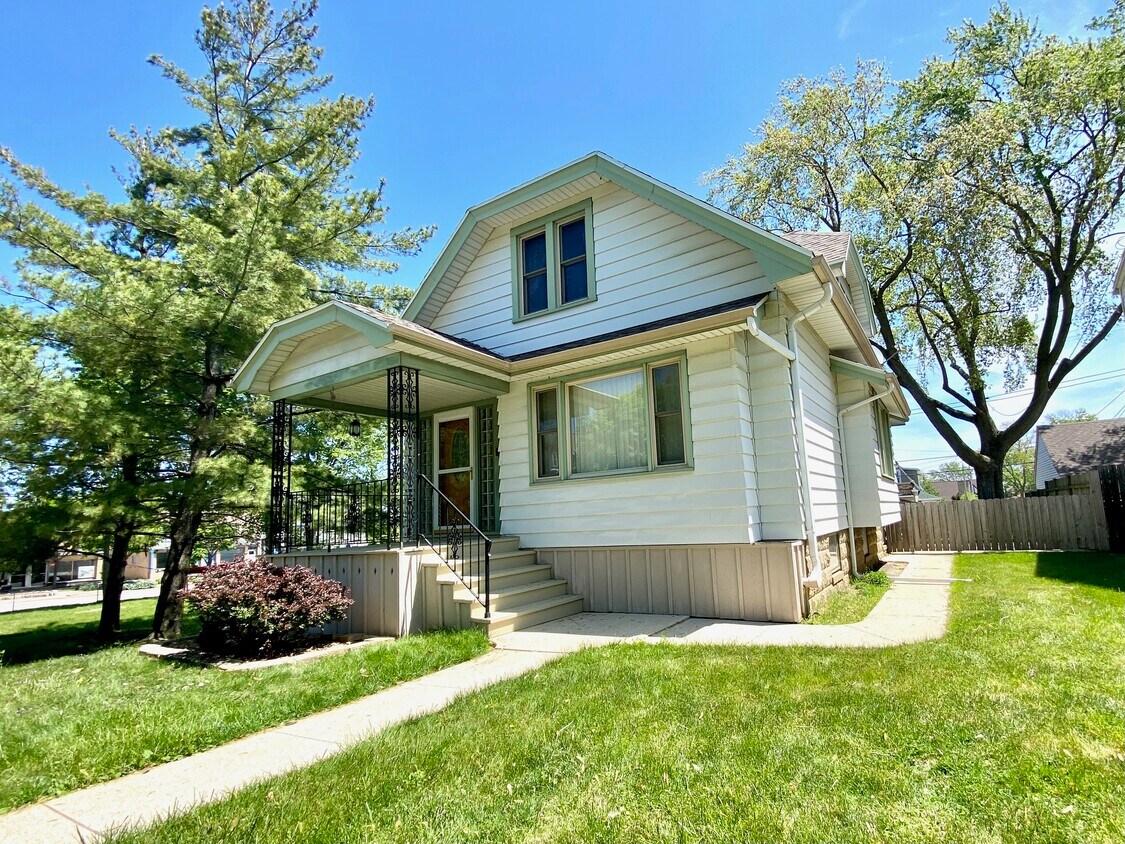 3914 S 1st St, Milwaukee, WI 53207 - Townhome Rentals in Milwaukee WI ...