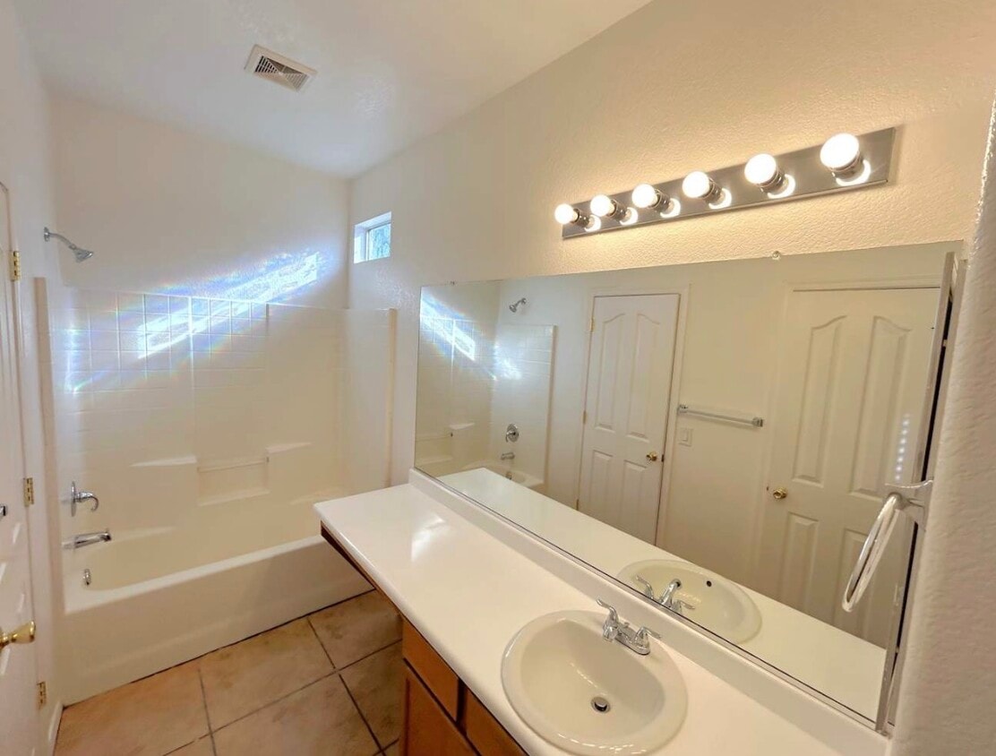 1217 E Graham Trl, Phoenix, AZ 85040 - House Rental in Phoenix, AZ ...