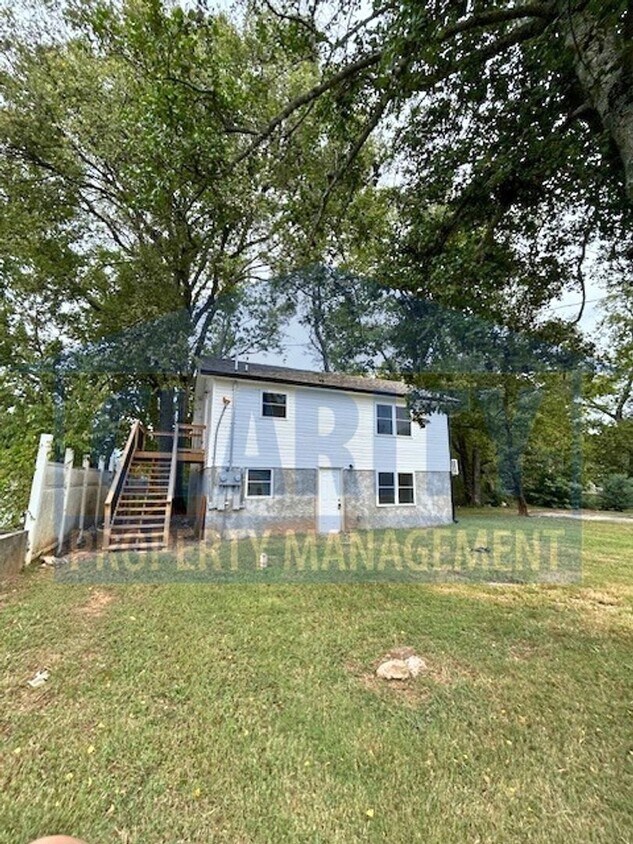 860 Berry St NE Unit Apt B, Cleveland, TN 37311 - Room for Rent in ...