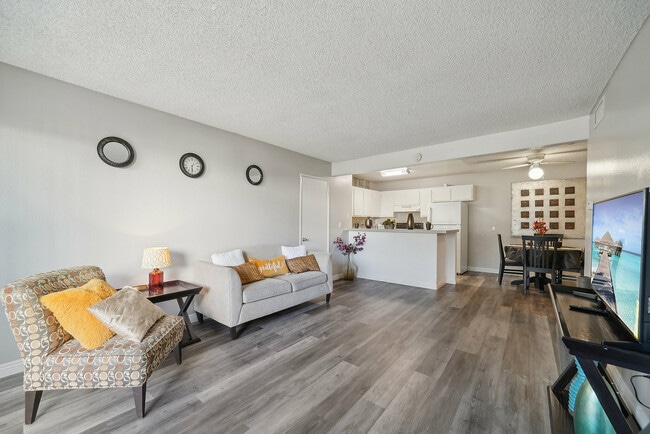 Apartments for Rent with a Walk-In Closet in Del Rosa CA