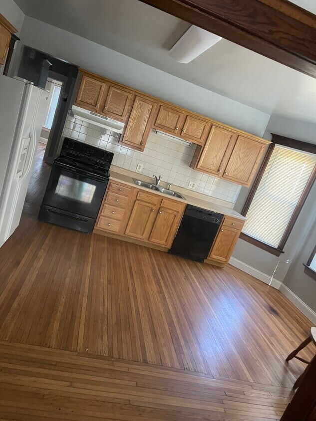 36 Eastwood Pl Unit Lower, Buffalo, NY 14208 - 36 Eastwood Pl Buffalo ...