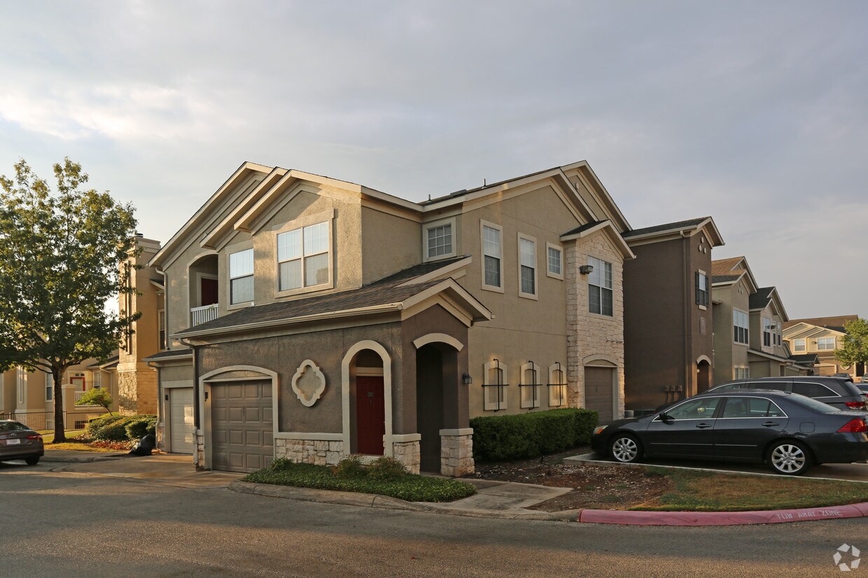 Highpointe Estates Apartments - 21303 Encino Commons San Antonio, TX ...