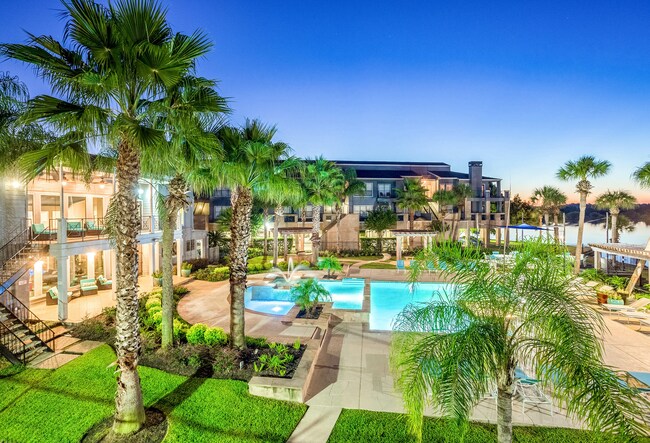 The Pearce on the Lake Apartments - 900 Henderson Ave Houston, TX ...