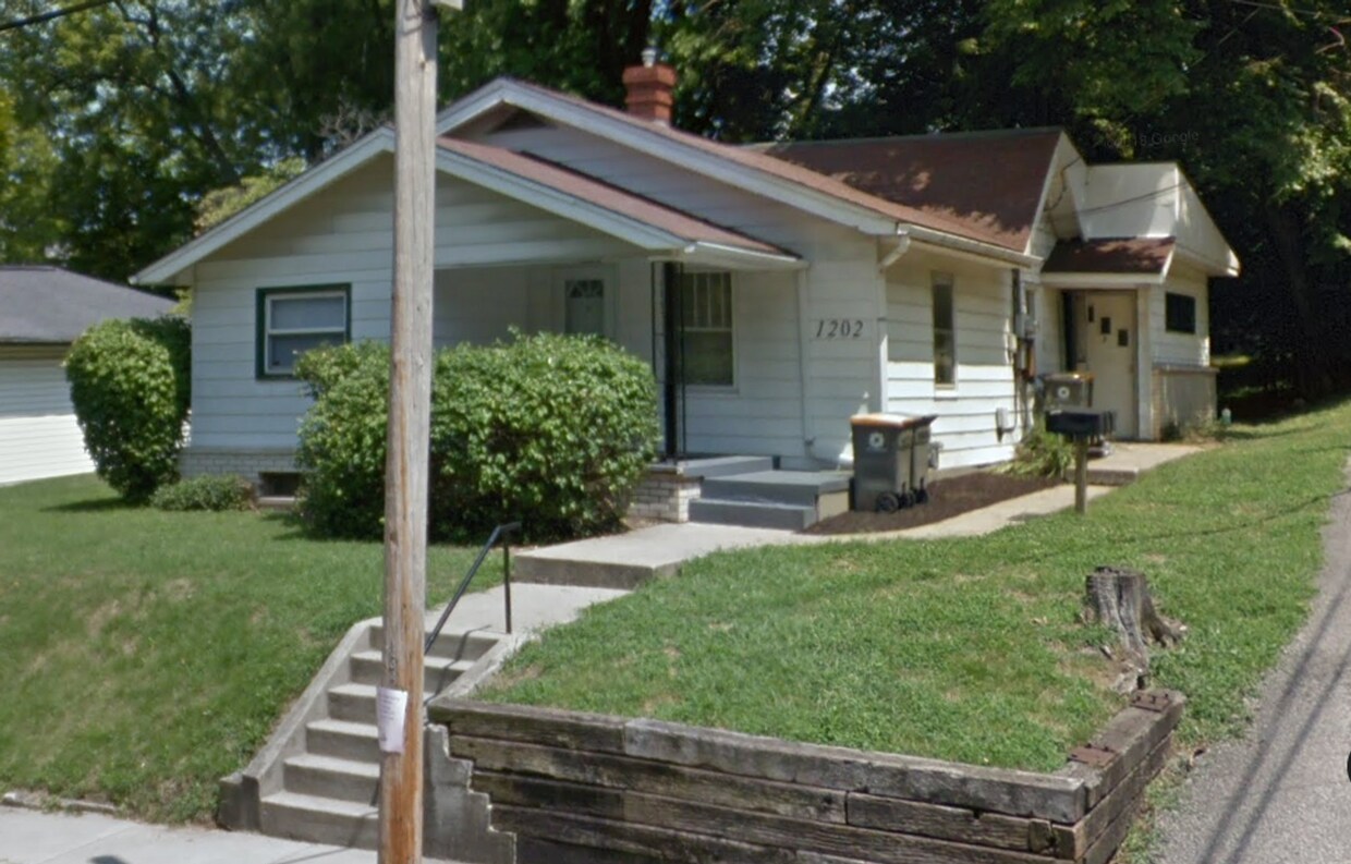 1202 N Lincoln St Unit Apt 1 (Main ), Bloomington, IN 47408 - Room for Rent in Bloomington, IN ...