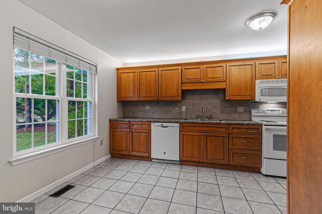 12201 Nutmeg Ct, Woodbridge, VA 22192 - Townhome Rentals in Woodbridge ...