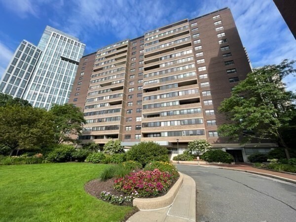 9 Hawthorne Pl Unit #11H, Boston, MA 02114 - Condo for Rent in Boston ...
