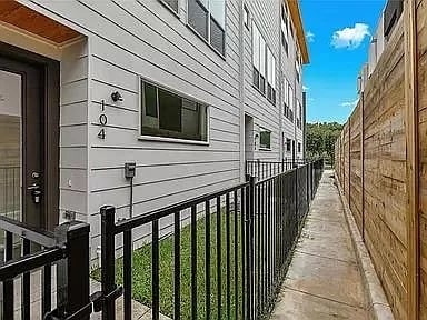 2603 Calvin St, Dallas, TX 75204 - Townhome Rentals in Dallas TX ...