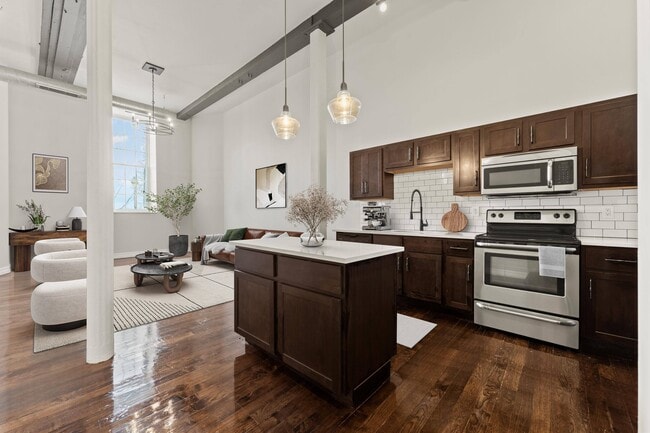 Apartments for Rent with a Walk-In Closet Near Riviera Estates ...