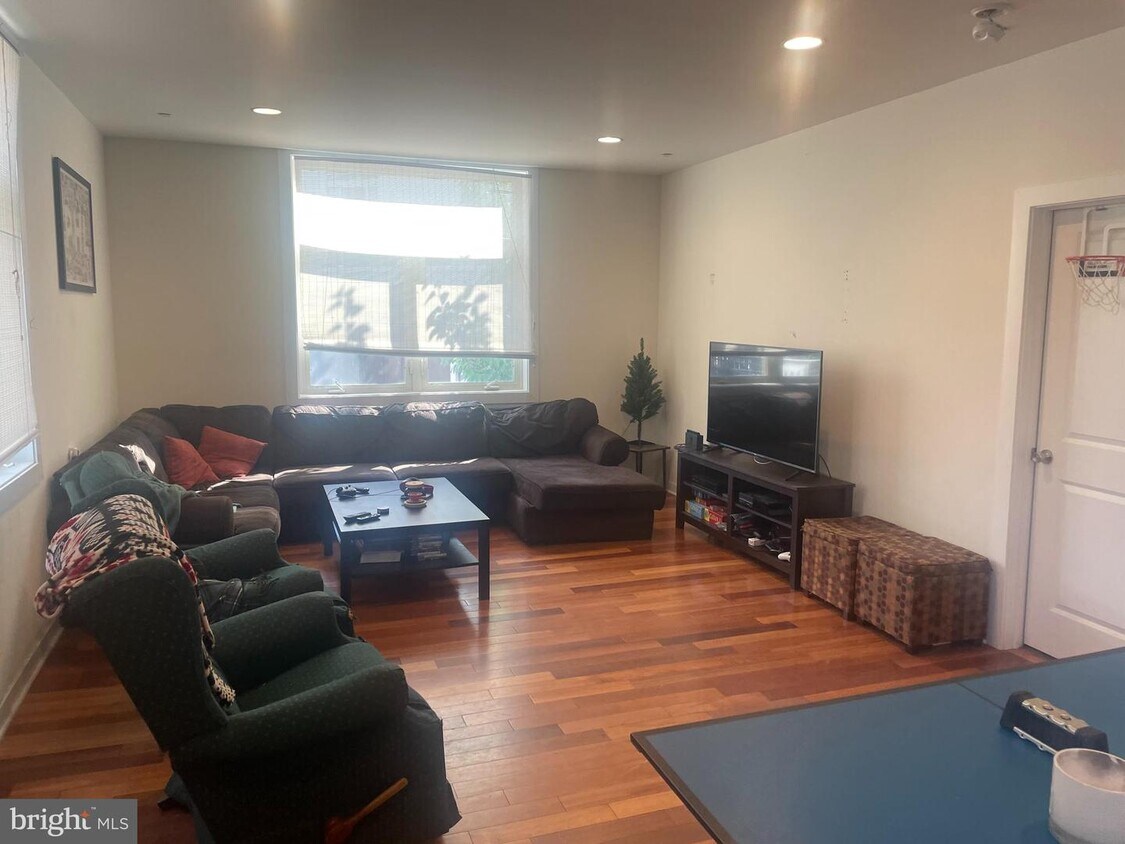 1829 Vineyard St Unit 1, Philadelphia, PA 19130 - Room for Rent in ...