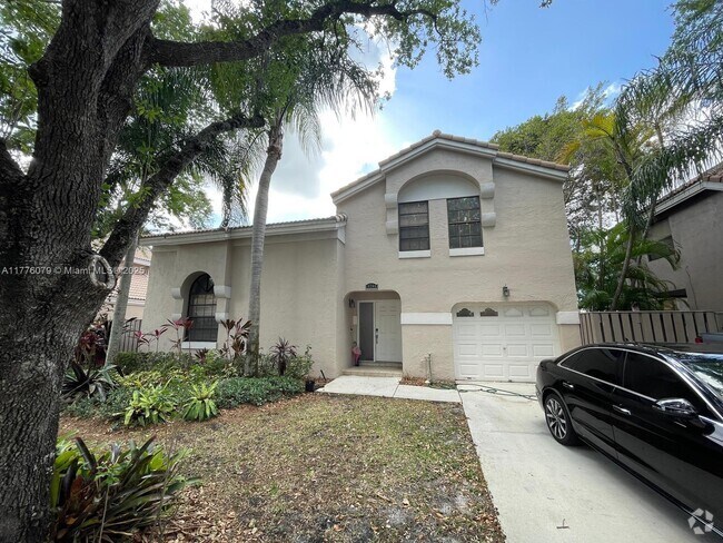 Fox Run Estates Apartments for Rent with a Garage - Plantation, FL ...