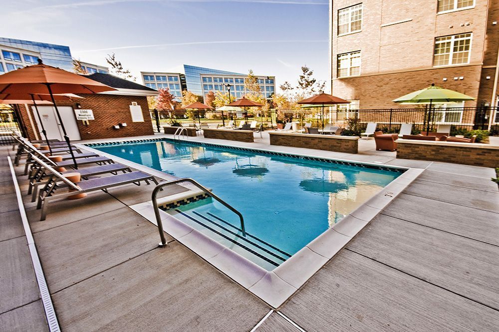 The Point at Monroe Place - 2300-2310 Woodland Crossing Dr Herndon, VA ...