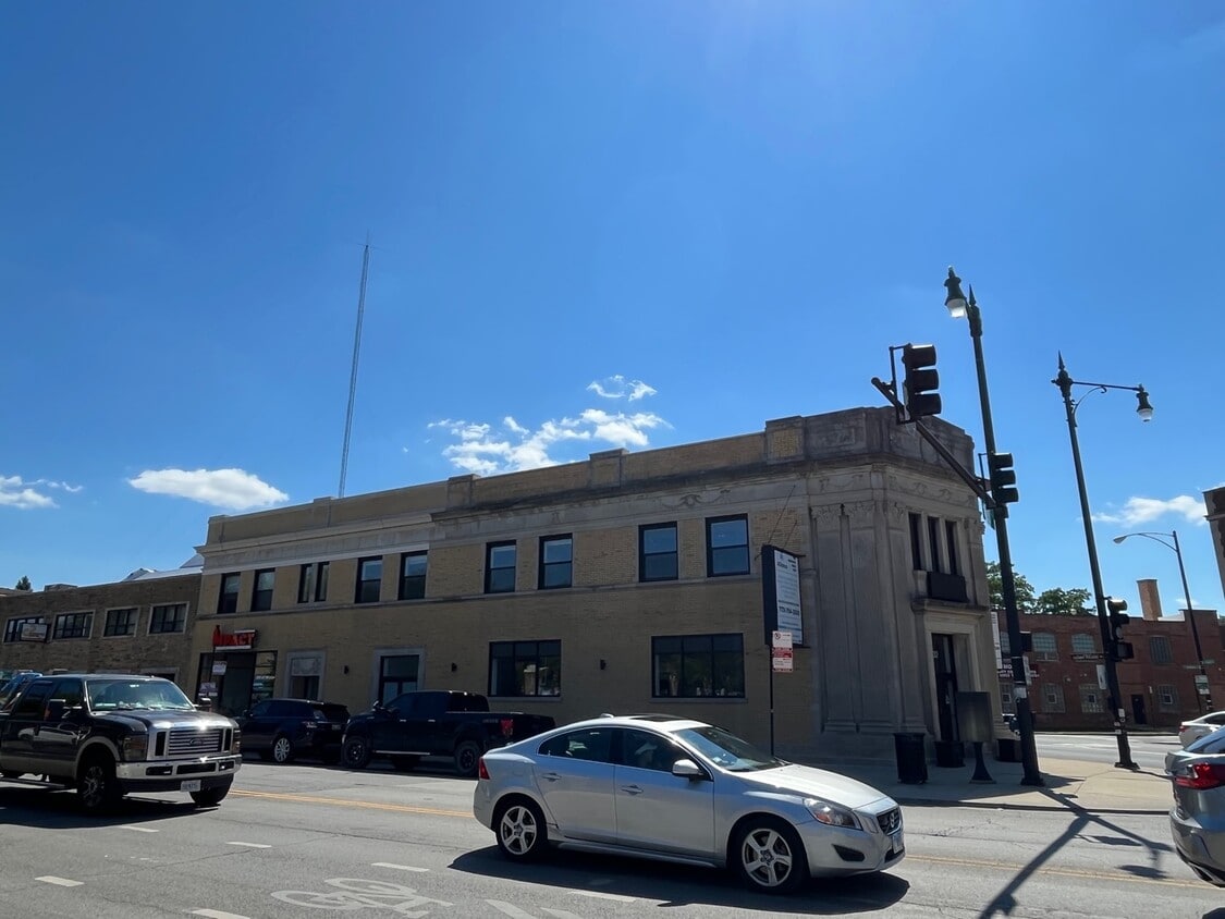 4326 N Elston Ave Unit C, Chicago, IL 60641 - Condo for Rent in Chicago ...
