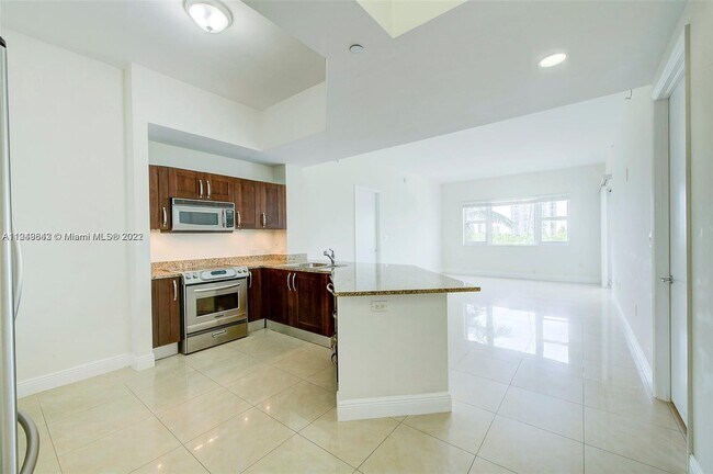 20000 E Country Club Dr Unit 414, Aventura, FL 33180 - Condo for Rent in Aventura, FL ...