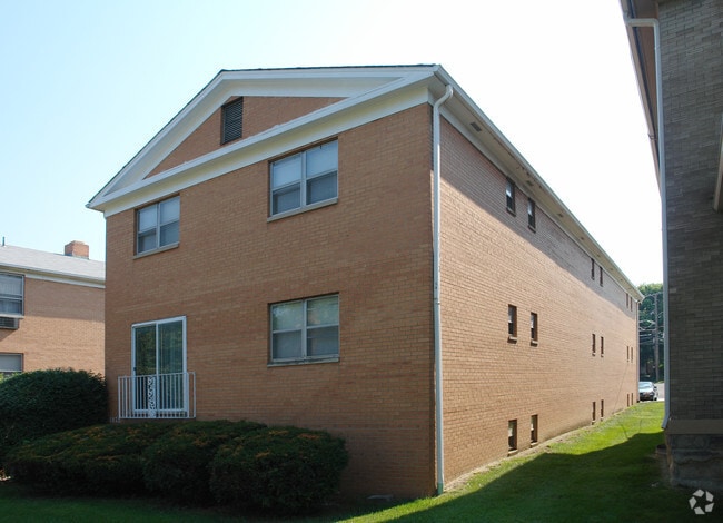 Holiday House Apartments Columbus Oh 43201