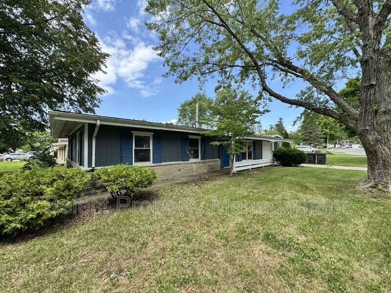 236 W Crown Ln, Fort Wayne, IN 46807 - House Rental in Fort Wayne, IN ...