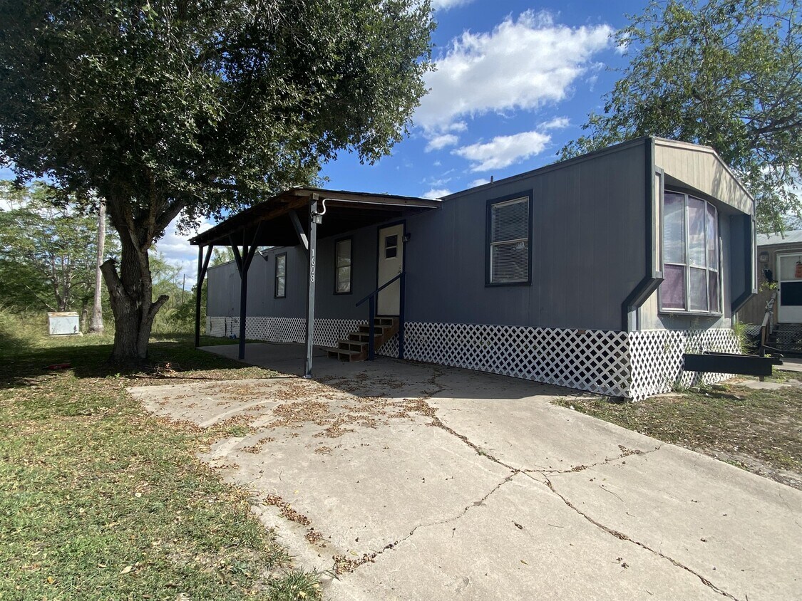 1608 Lackey St, Kingsville, TX 78363 - House Rental in Kingsville, TX ...