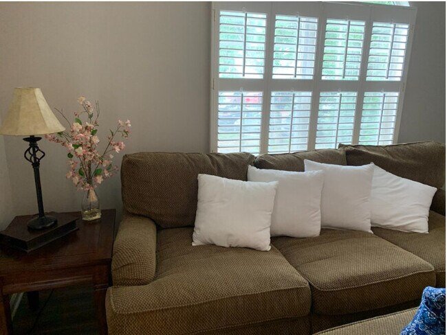 Fully Furnished Condo - 2721 Linmar Ave Townhomes for Rent - Nashville ...