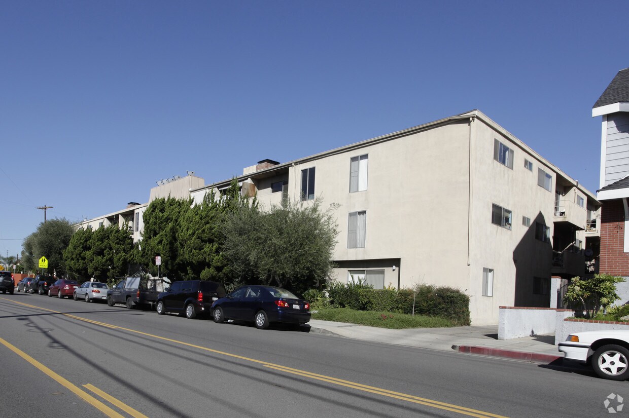 10741 Moorpark St, North Hollywood, CA 91602 - Apartments in North ...