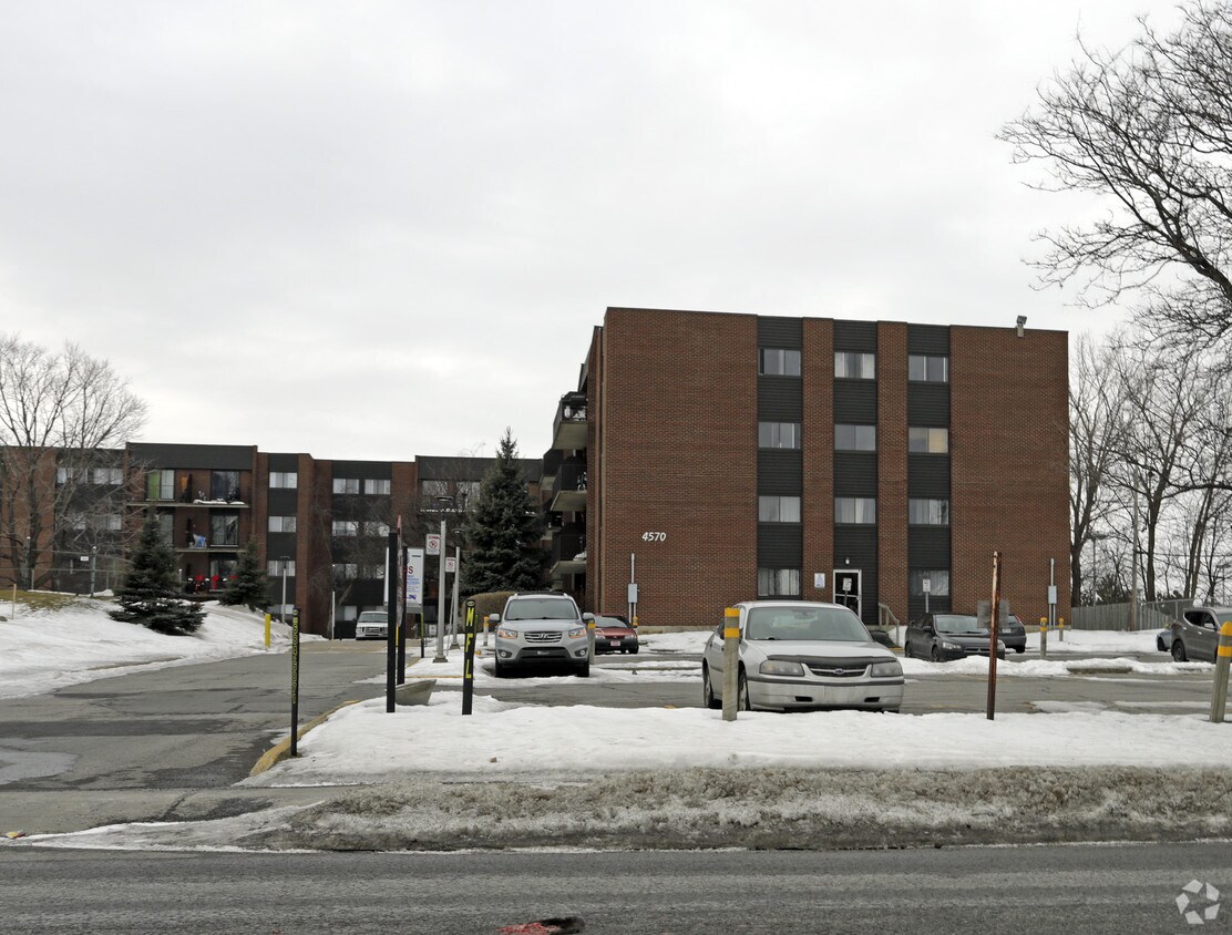 Jardins Sur Le parc Apartments - 4570 René-Émard Montréal, QC ...