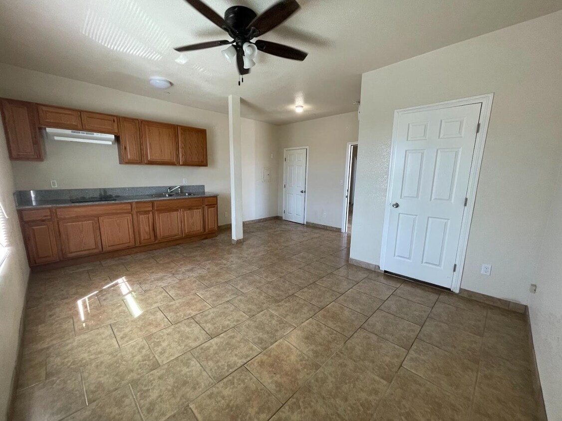 186 S L St, Dinuba, CA 93618 - House Rental in Dinuba, CA | Apartments.com
