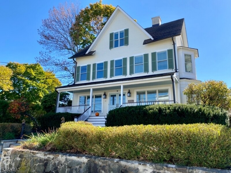 14 W Main St Unit 1, Mendham Borough, NJ 07945 - Room for Rent in ...