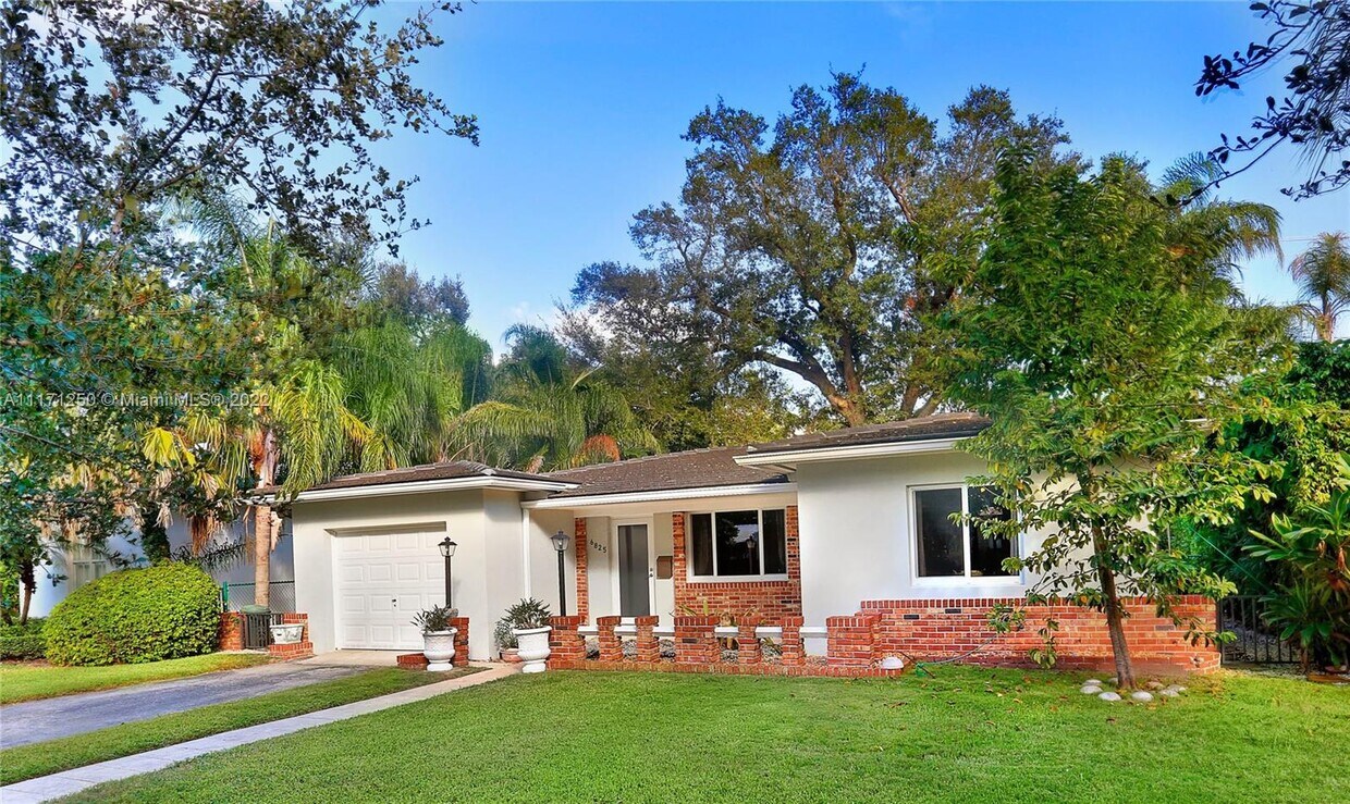 6825 Corsica St, Coral Gables, FL 33146 - House Rental in Coral Gables ...