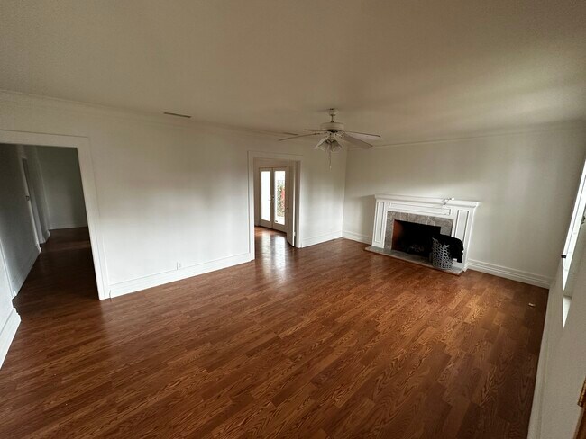 1306 N Sycamore Ave, Los Angeles, CA 90028 - House Rental in Los ...