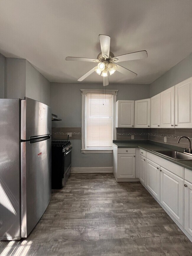 Hackensack River Waterfront Apartments for Rent with a Yard - Jersey ...