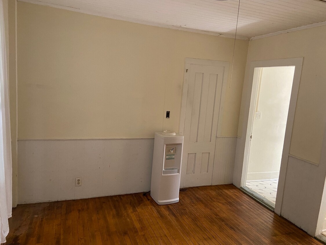 210 Elliot St Unit #3, Brattleboro, VT 05301 - 210 Elliot St ...