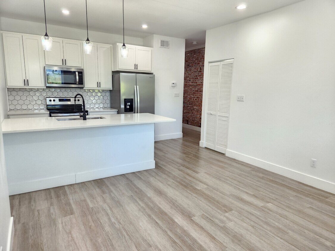 3914 De Tonty St Unit 1st Floor, Saint Louis, MO 63110 - 3914 De Tonty ...