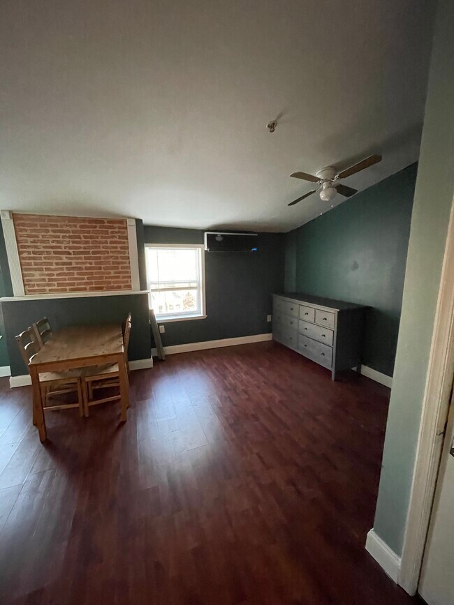 Penn-Fallsway Apartments for Rent with Parking - Baltimore, MD ...