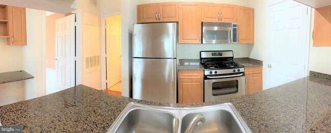 12921 Centre Park Cir Unit 206, Herndon, VA 20171 - Condo for Rent in ...