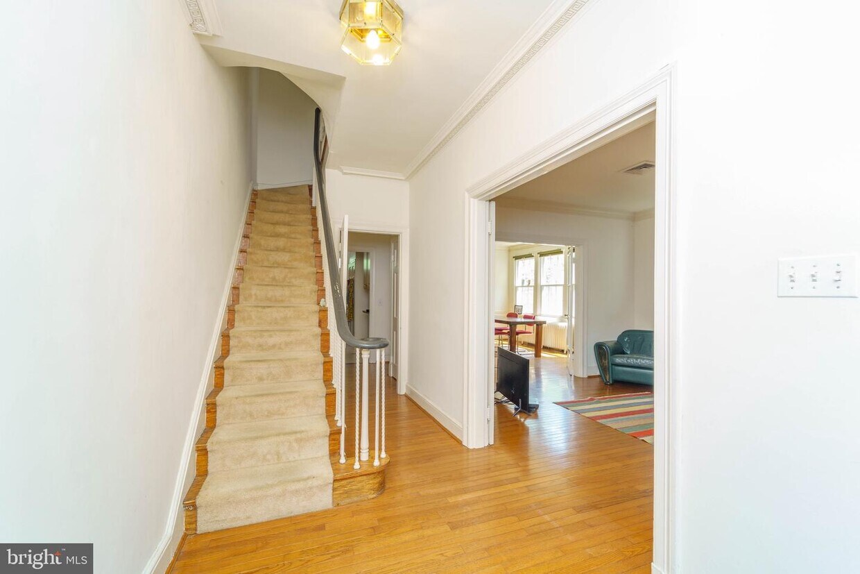 2907 Cathedral Ave NW, Washington, DC 20008 - House Rental in ...